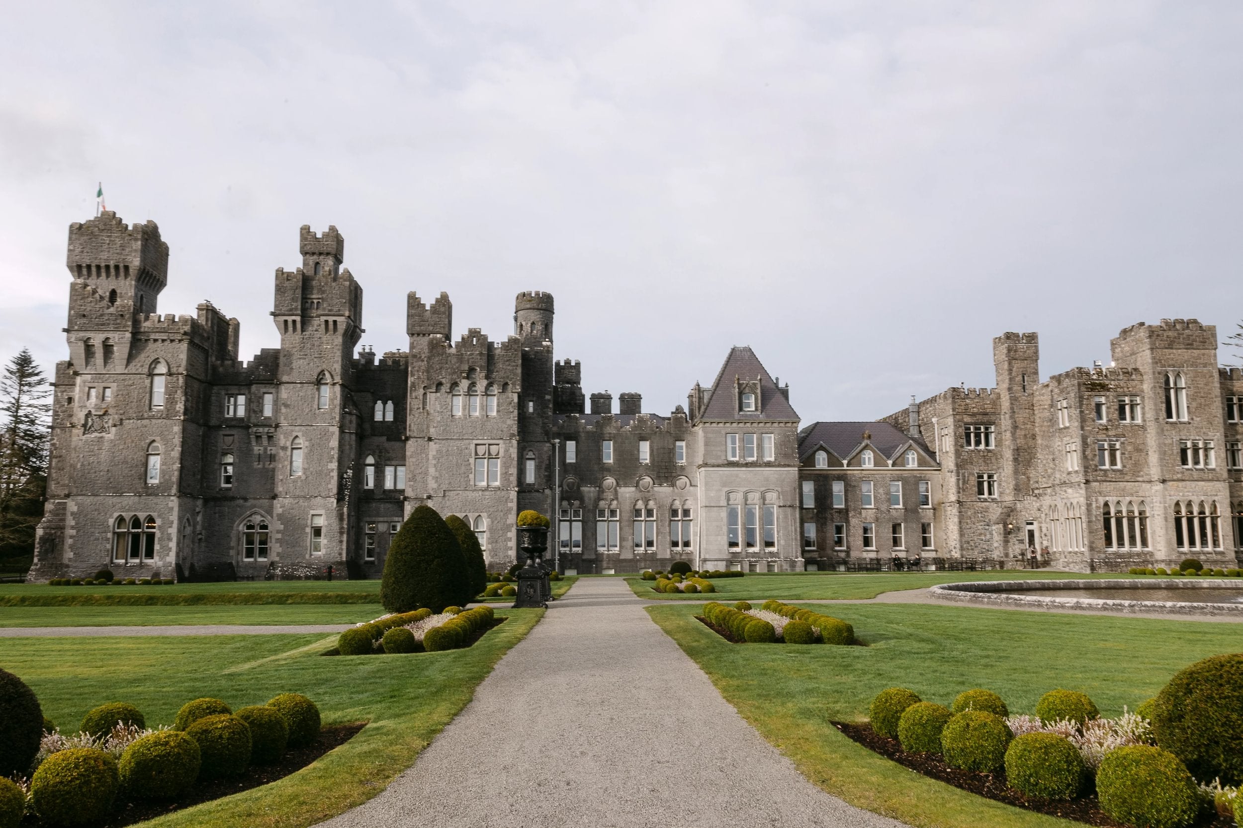 Luxury Wedding at Ashford Castle Ireland | Glass Pavilion Floral Design ...